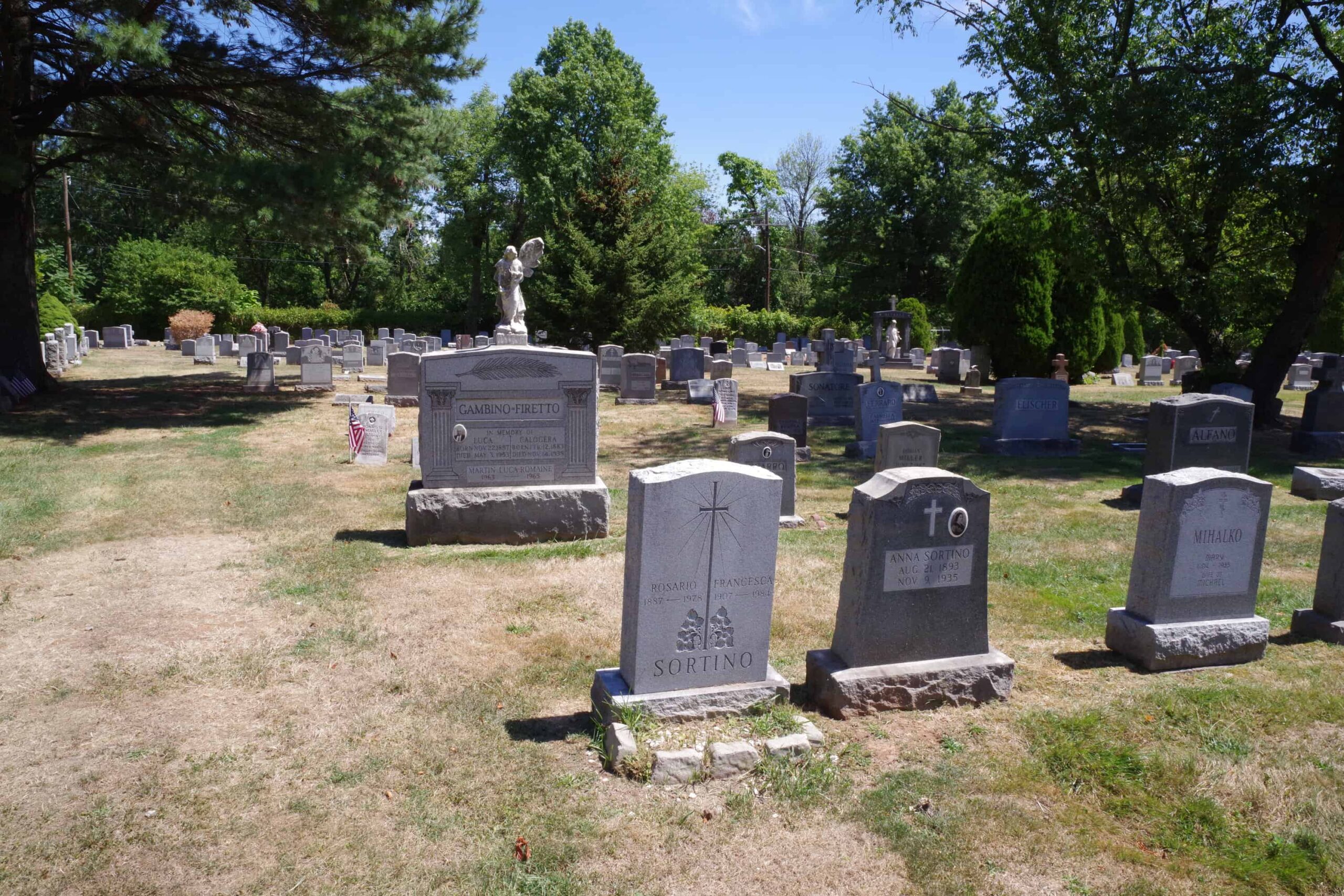 Rosedale Cemetery, Where they Rest in Peace near the Tank Farm in ...